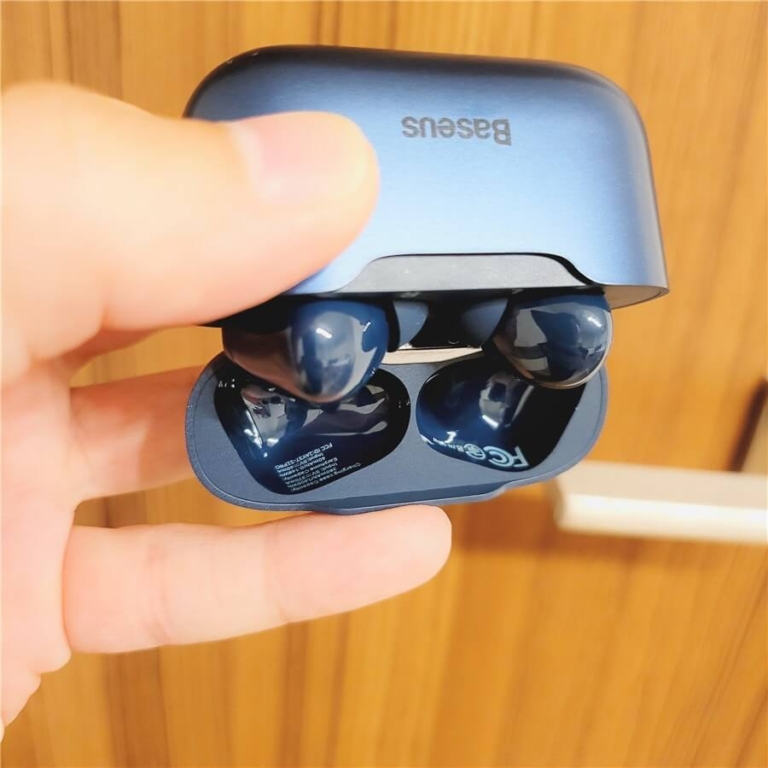 【レビュー】Baseus「SiMU S1 Pro」はANC・外音取り込み・IPX5・ワイヤレス充電・マイク内蔵と挙げればきりがない機能豊富で低 ...